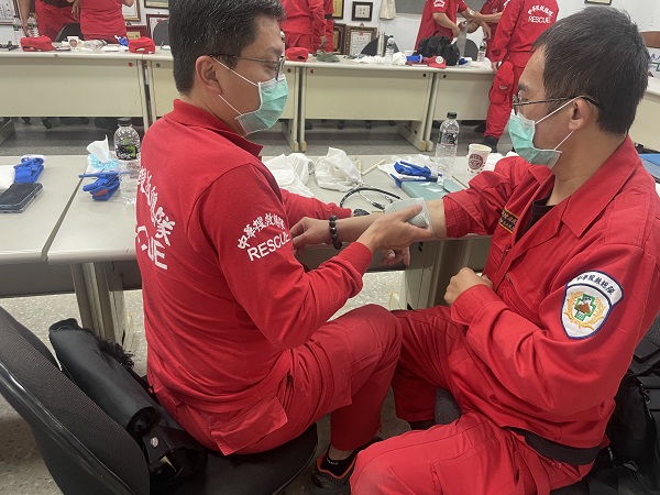 ☞ 中華民國搜救總隊︱國際搜救︱人道援助︱最新消息︱戰術緊急傷患救護 TECC 訓練 (202501)